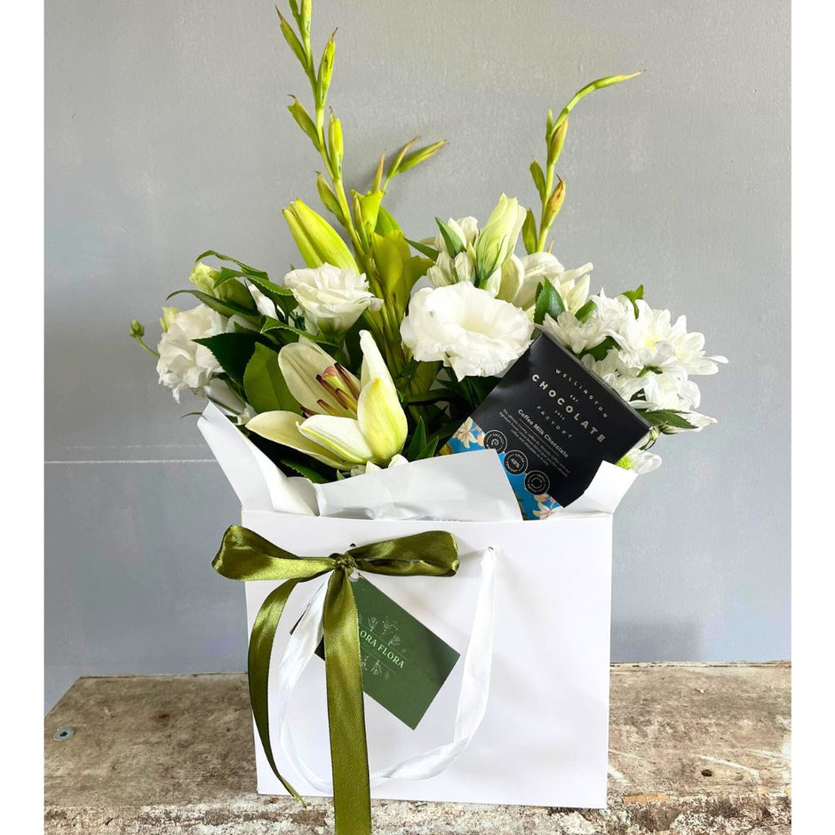 Nelson Flower Company | Fresh, Dried and Preserved Flowers & Foliage