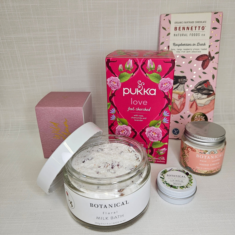 Nelson Flower Company | Fresh, Dried and Preserved Flowers & Foliage